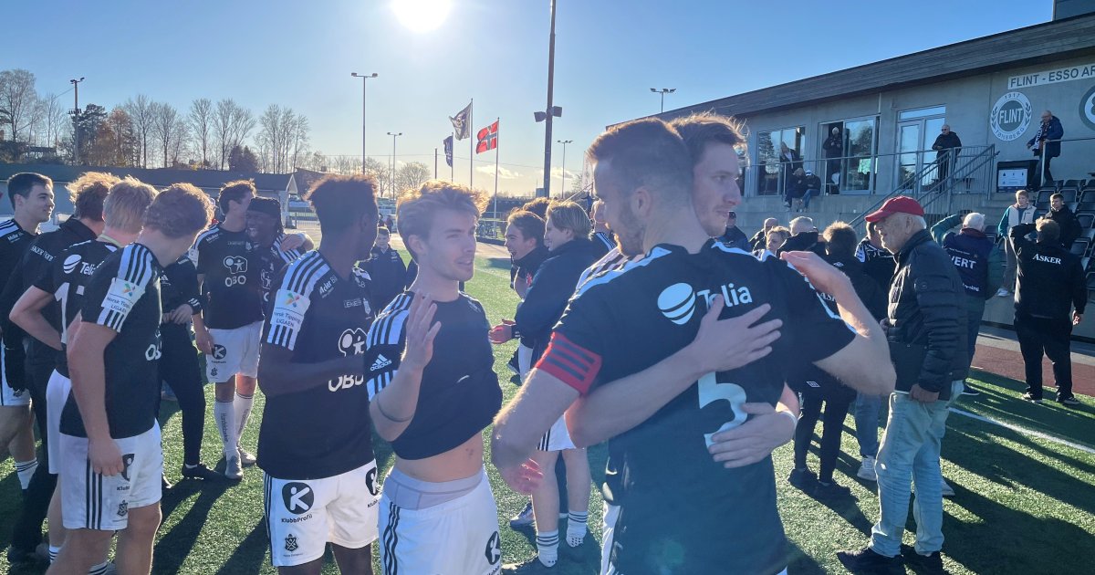 A-laget hylles i Varner Arena / Asker Fotball